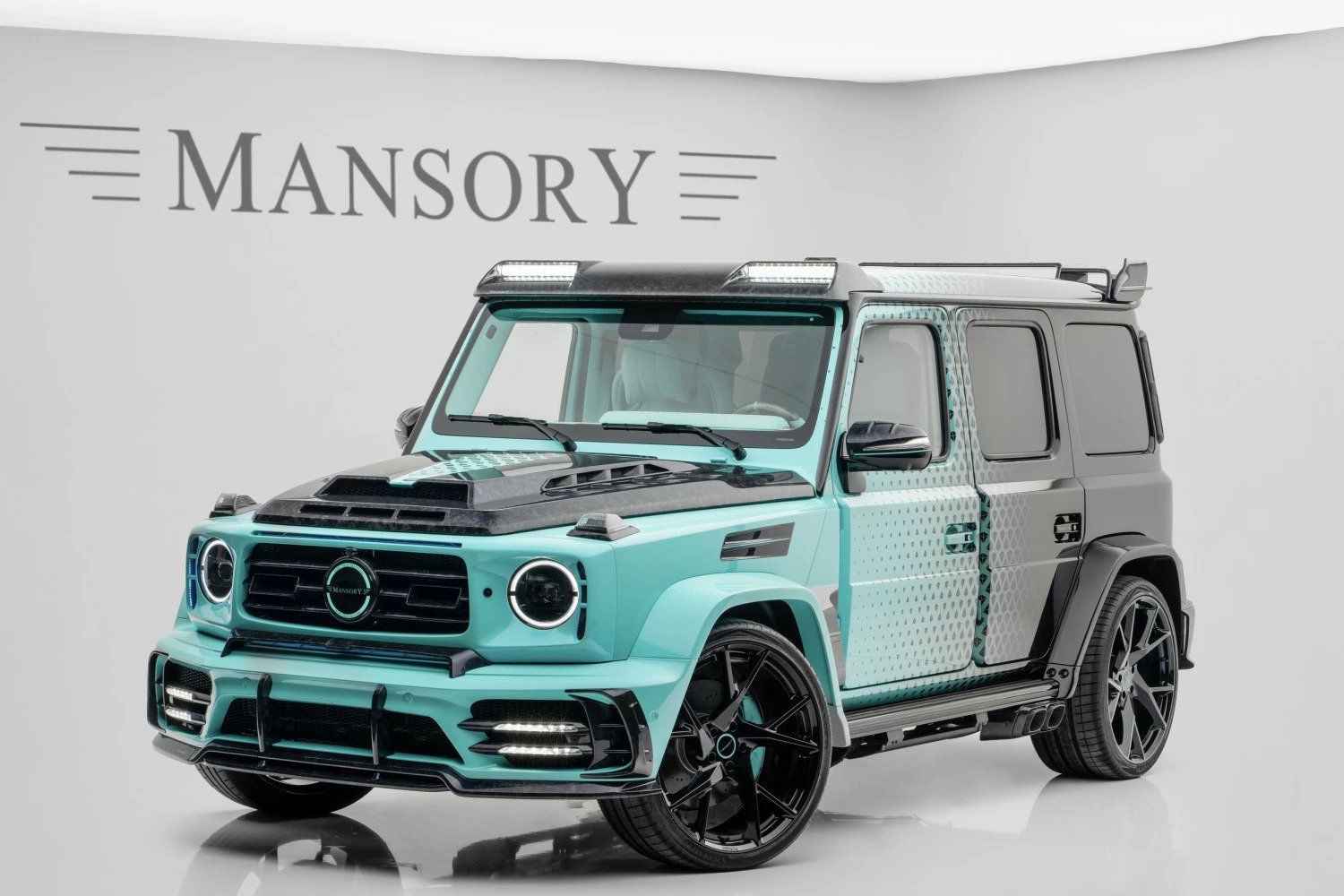 Mansory P850 Algorithmic Fade прави 0-100 км/ч за 3,5 секунди | DizzyRiders.bg | Движението е в ...