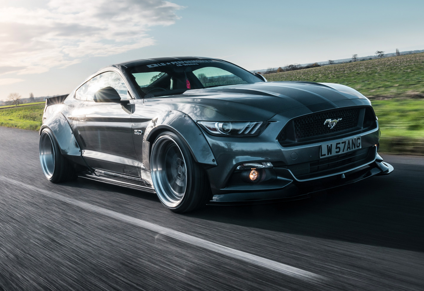 Liberty Walk Ford Mustang GT в чест на GT500 ‘Eleanor’. По-яка ли е ...