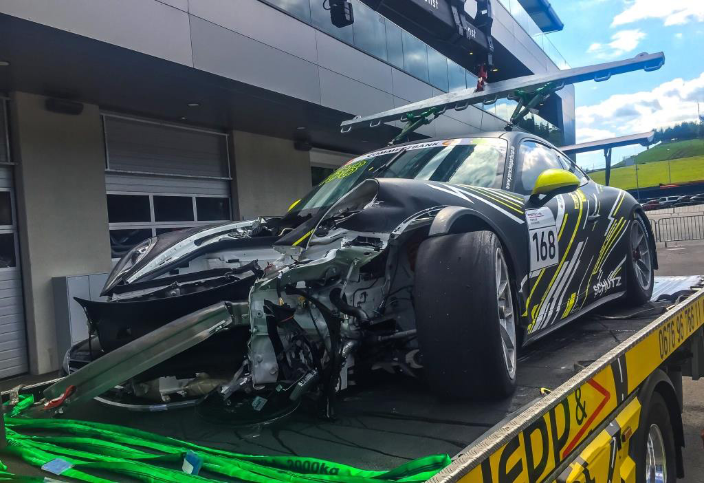 Георги Дончев разби новото си Porsche 991 GT3 Cup, след което се качи ...