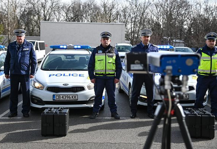 20 нови камери снимат за превишена скорост от днес | DizzyRiders.bg ...