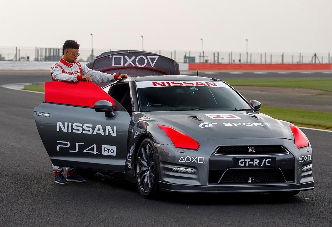 Nissan GT-R/C е истински GT-R, но с дистанционно управление. Видео ...