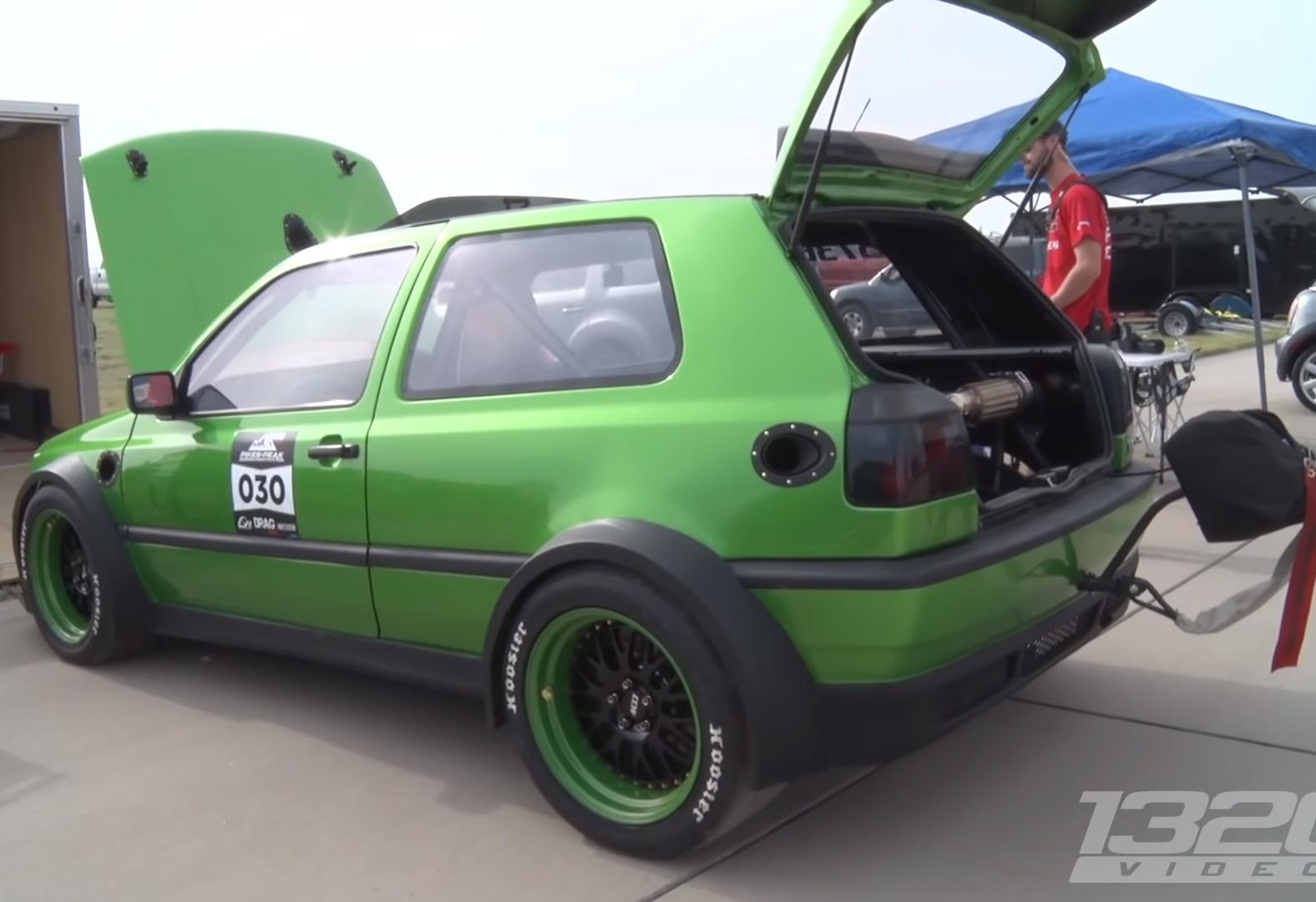 Това е VW Golf VR12 с два двигателя и 1600 коня. Видео | DizzyRiders.bg ...