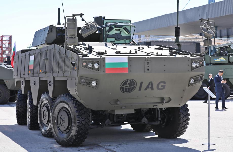 За първи път у нас: IAG показва бойната машина на пехотата РИЛА 8x8 ...