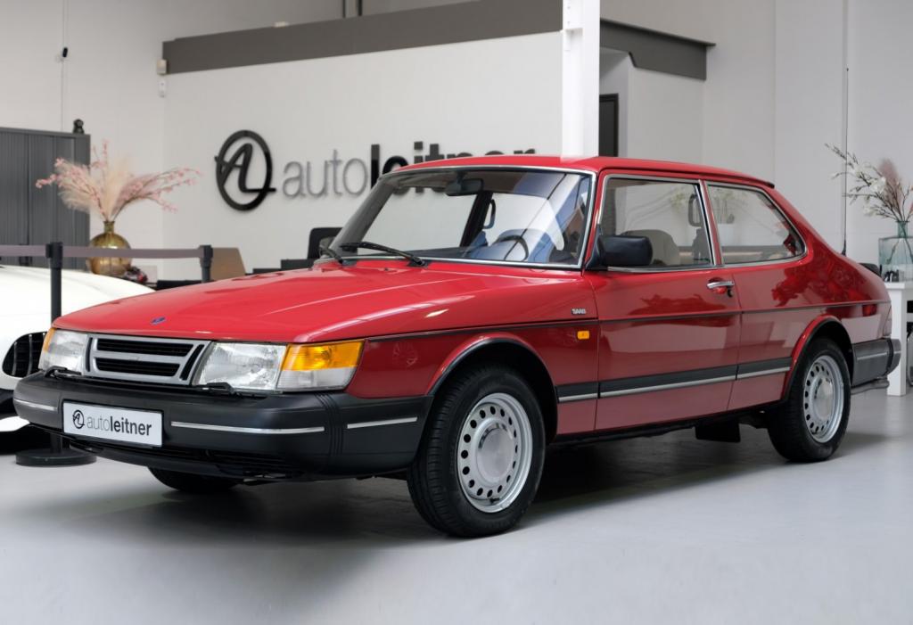 1986 Saab 900C е страхотна класика! Тази се продава за 32 хил. лв ...