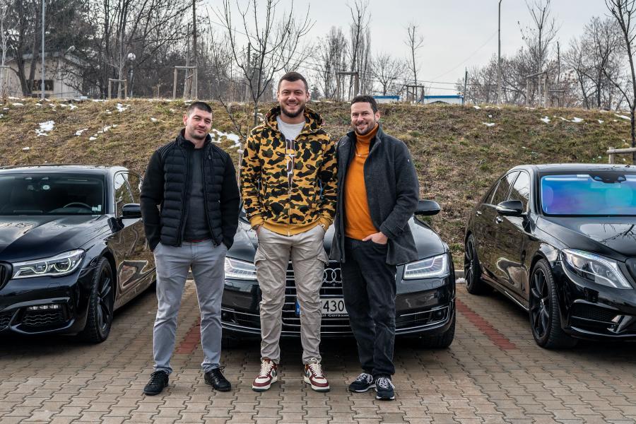 ВИДЕО: Дзами за Merc S-клас vs Audi А8 vs BMW Серия 7 | DizzyRiders.bg ...