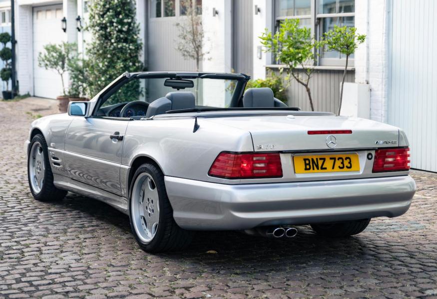 Този 1996 Mercedes-Benz SL 70 AMG е автомобил-мечта на 84 хил. км ...