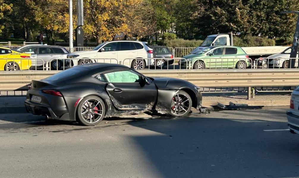 Бърза Supra прелетя над спирка в София (Видео) | DizzyRiders.bg ...